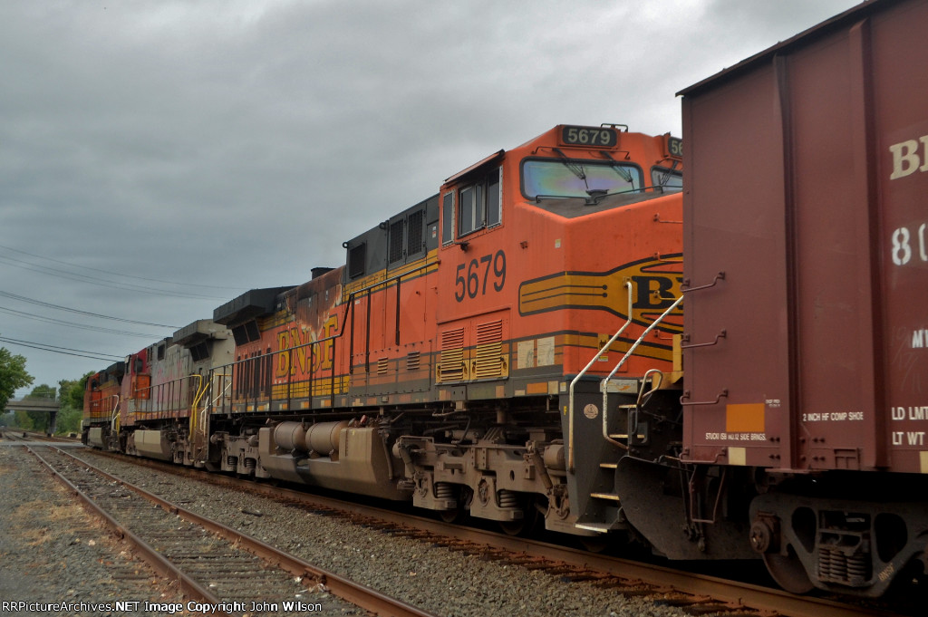 BNSF 5679